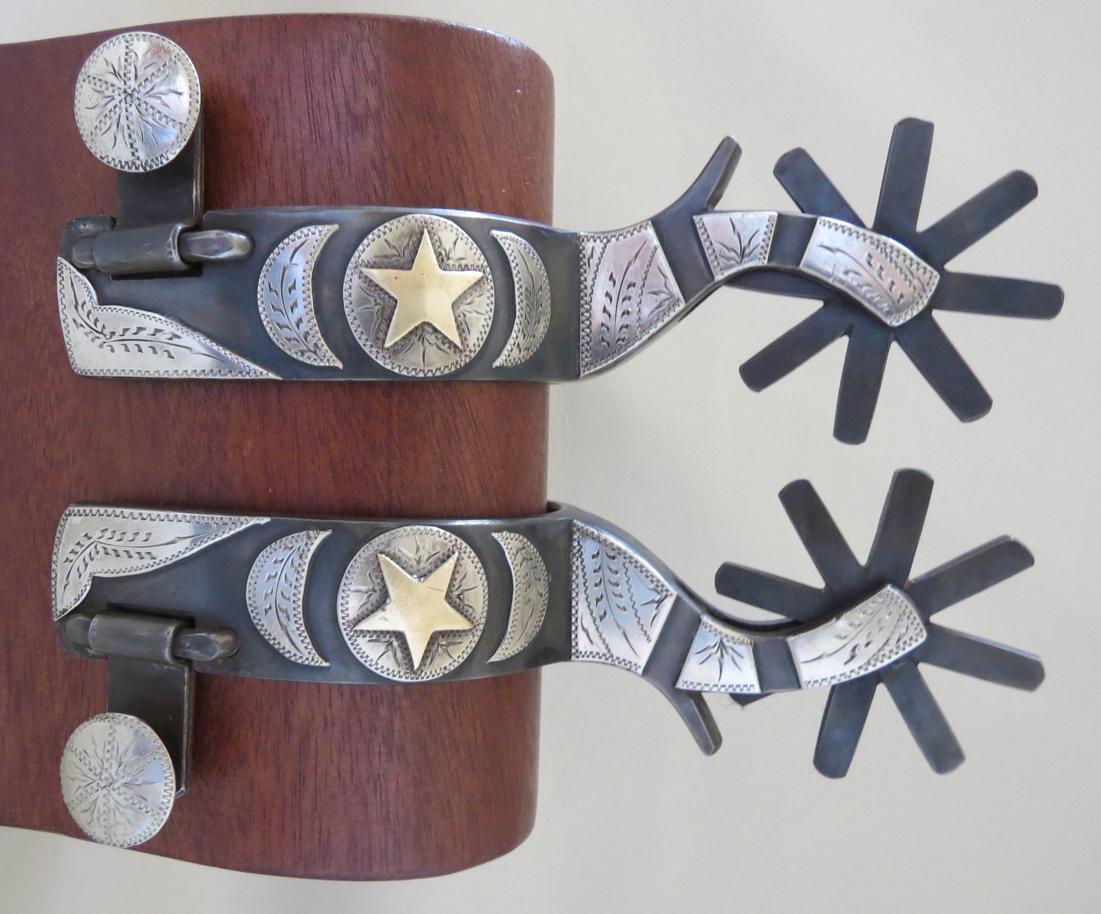 8875 Handmade JERRY CATES Double Mounted Spurs in Unworn Condition